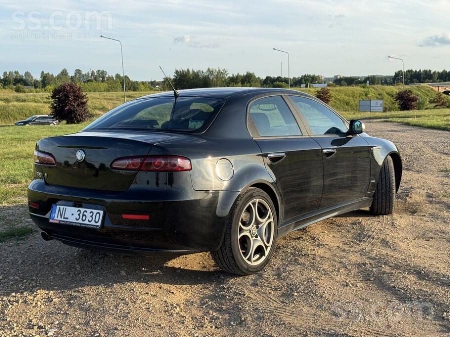 Melns Alfa Romeo 159 2008 Daugavpils, ar dzinēja tilpumu 1.90 L un nobraukumu 229 tūkst. km par 3900 €, foto 5 vietnē AUTOMOTO.COM.LV