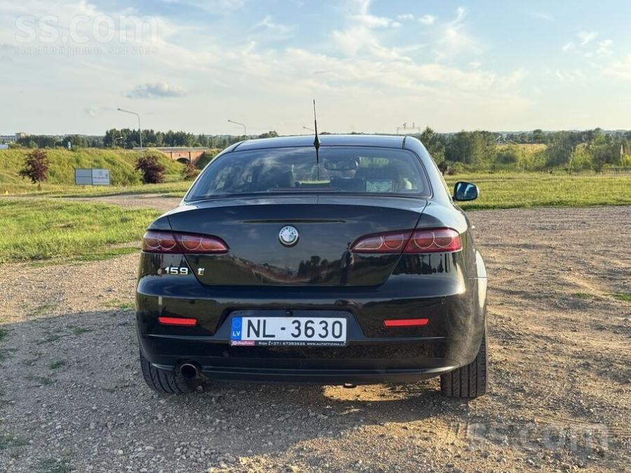 Melns Alfa Romeo 159 2008 Daugavpils, ar dzinēja tilpumu 1.90 L un nobraukumu 229 tūkst. km par 3900 €, foto 6 vietnē AUTOMOTO.COM.LV
