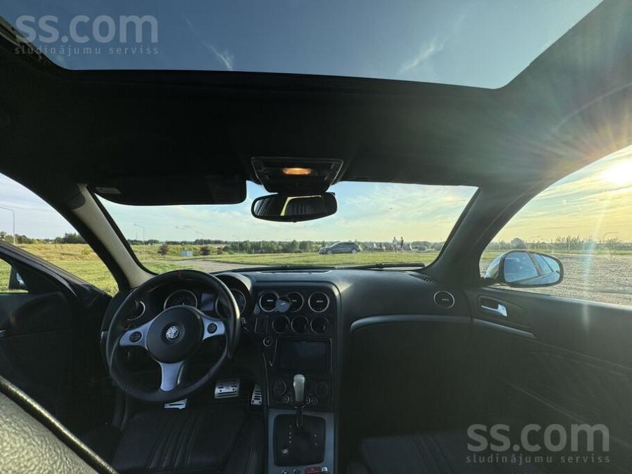 Melns Alfa Romeo 159 2008 Daugavpils, ar dzinēja tilpumu 1.90 L un nobraukumu 229 tūkst. km par 3900 €, foto 13 vietnē AUTOMOTO.COM.LV