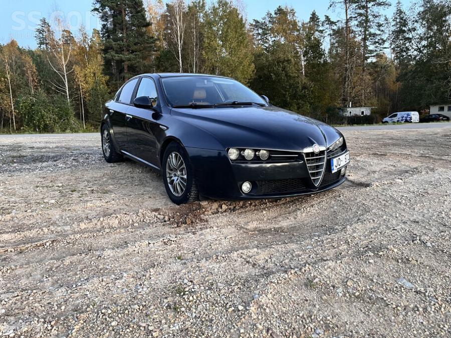 Черный Альфа Ромео 159 2008 в Рига, объемом двигателя 1.90 л и пробегом 321 тыс. км за 2350 €, фото 4 на AUTOMOTO.COM.LV