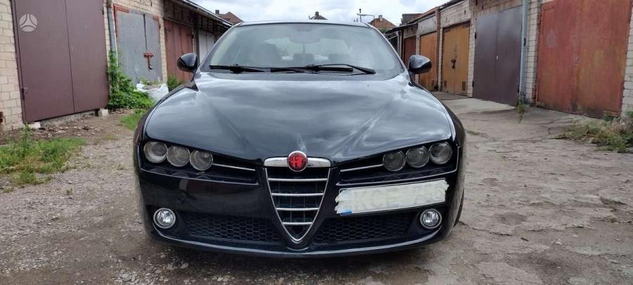 Melns Alfa Romeo 159 2009 Kauņa, ar dzinēja tilpumu 1.96 L un nobraukumu 298 tūkst. km par 2100 €, foto 13 vietnē AUTOMOTO.COM.LV