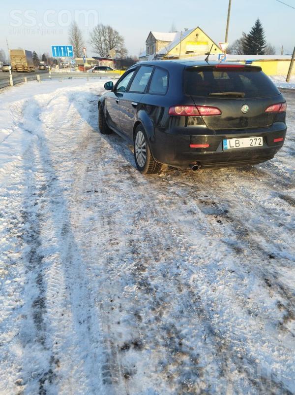 Melns Alfa Romeo 159 2006 Jelgava, ar dzinēja tilpumu 1.90 L un nobraukumu 0 tūkst. km par 2350 €, foto 3 vietnē AUTOMOTO.COM.LV