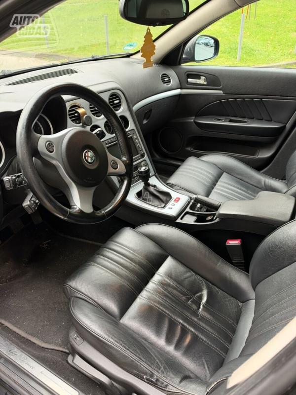 Alfa Romeo 159 2006 in Vilnius on AUTOMOTO.COM.LV Black Alfa Romeo 159 2006 in Vilnius, with an engine capacity of 2.40 L and mileage of 278 thousand km for 2000 €, photo 6 on AUTOMOTO.COM.LV