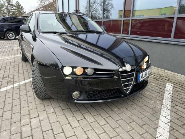 Melns Alfa Romeo 159 2007 Kaišiadorys, ar dzinēja tilpumu 2.39 L un nobraukumu 322 tūkst. km par 1700 €, foto 2 vietnē AUTOMOTO.COM.LV