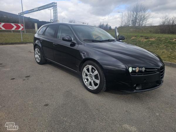 Black Alfa Romeo 159 2007 in Vilnius, with an engine capacity of 1.90 L and mileage of 250 thousand km for 1850 €, photo 2 on AUTOMOTO.COM.LV