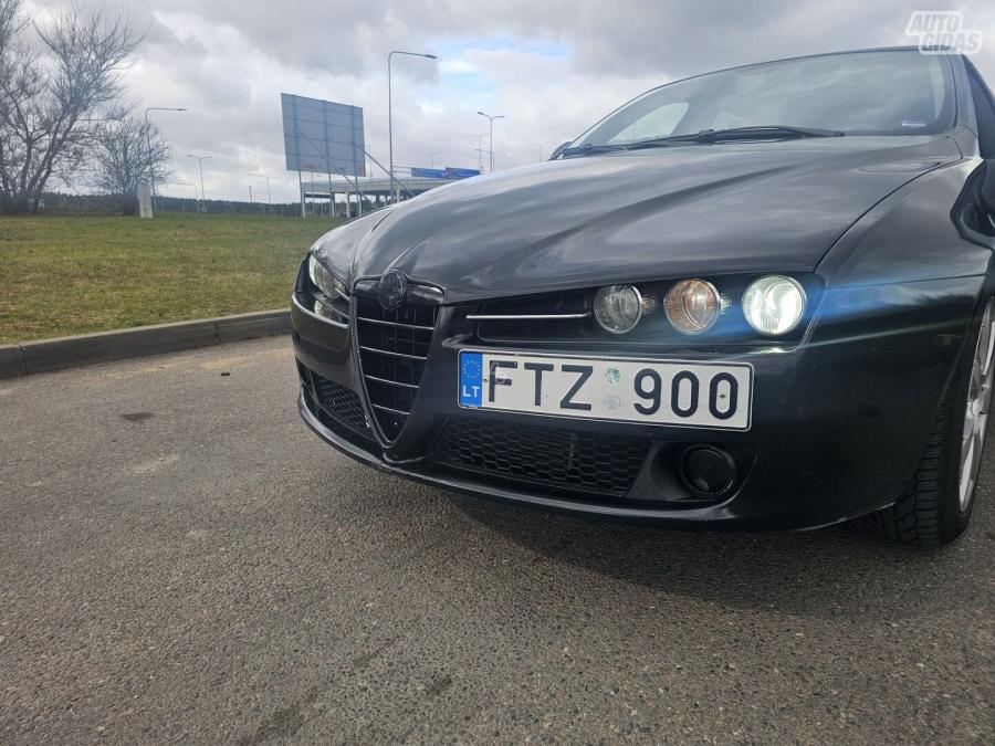 Melns Alfa Romeo 159 2007 Viļņa, ar dzinēja tilpumu 1.90 L un nobraukumu 253 tūkst. km par 900 €, foto 1 vietnē AUTOMOTO.COM.LV