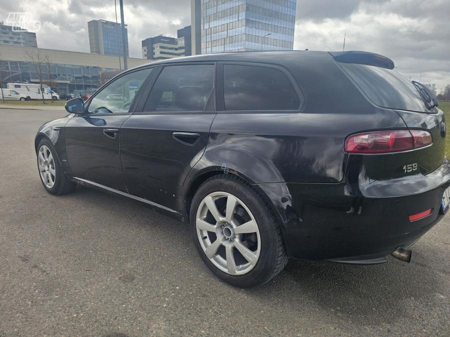 Melns Alfa Romeo 159 2007 Viļņa, ar dzinēja tilpumu 1.90 L un nobraukumu 253 tūkst. km par 900 €, foto 7 vietnē AUTOMOTO.COM.LV