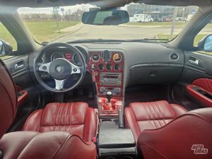 Melns Alfa Romeo 159 2007 Viļņa, ar dzinēja tilpumu 1.90 L un nobraukumu 253 tūkst. km par 900 €, foto 12 vietnē AUTOMOTO.COM.LV