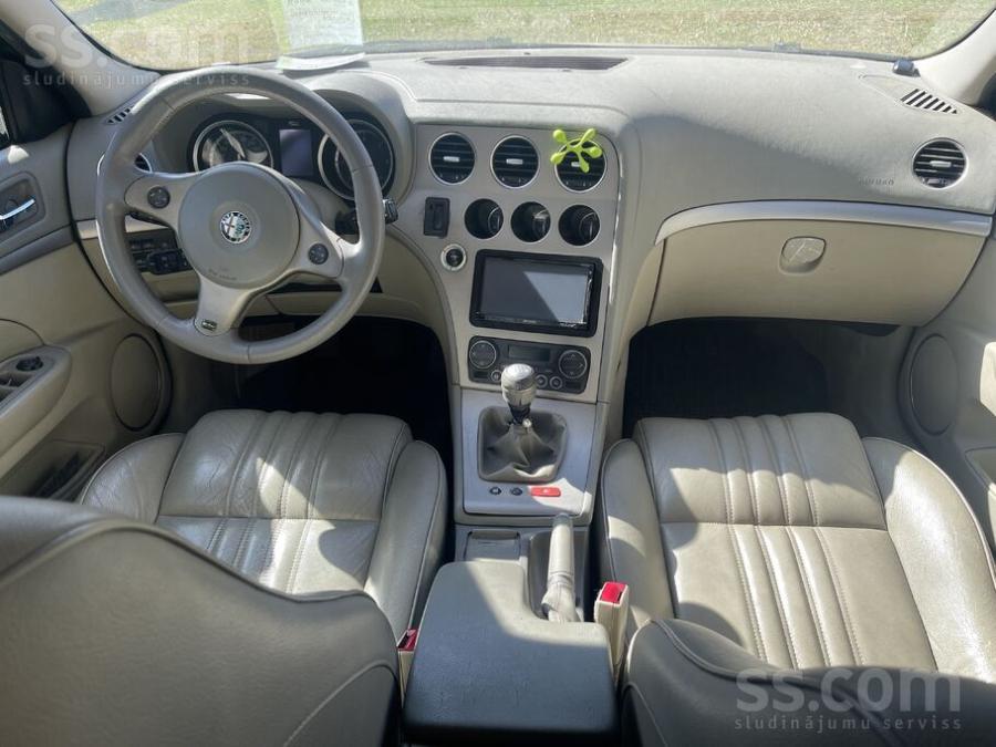 Black Alfa Romeo 159 2007 in Riga, with an engine capacity of 1.90 L and mileage of 336 thousand km for 900 €, photo 1 on AUTOMOTO.COM.LV