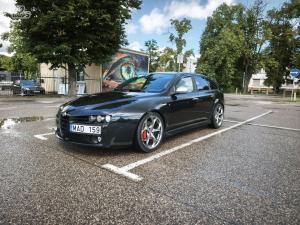 Melns Alfa Romeo 159 2007 Marijampole, ar dzinēja tilpumu 1.90 L un nobraukumu 314 tūkst. km par 3680 €, foto  vietnē AUTOMOTO.COM.LV