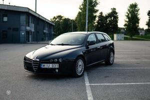 Melns Alfa Romeo 159 2007 Kėdainiai, ar dzinēja tilpumu 1.90 L un nobraukumu 313 tūkst. km par 800 €, foto  vietnē AUTOMOTO.COM.LV
