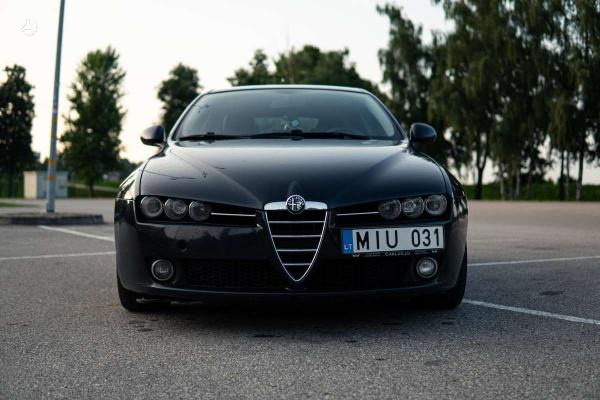 Melns Alfa Romeo 159 2007 Kėdainiai, ar dzinēja tilpumu 1.90 L un nobraukumu 313 tūkst. km par 800 €, foto 2 vietnē AUTOMOTO.COM.LV