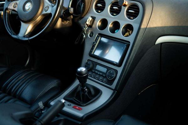 Melns Alfa Romeo 159 2007 Kėdainiai, ar dzinēja tilpumu 1.90 L un nobraukumu 313 tūkst. km par 800 €, foto 10 vietnē AUTOMOTO.COM.LV