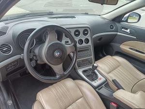 Melns Alfa Romeo 159 2007 Kauņa, ar dzinēja tilpumu 1.91 L un nobraukumu 368 tūkst. km par 1250 €, foto 7 vietnē AUTOMOTO.COM.LV