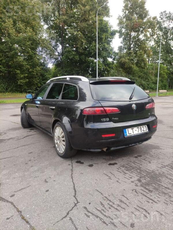 Melns Alfa Romeo 159 2007 Rīga, ar dzinēja tilpumu 1.90 L un nobraukumu 251 tūkst. km par 2400 €, foto 3 vietnē AUTOMOTO.COM.LV
