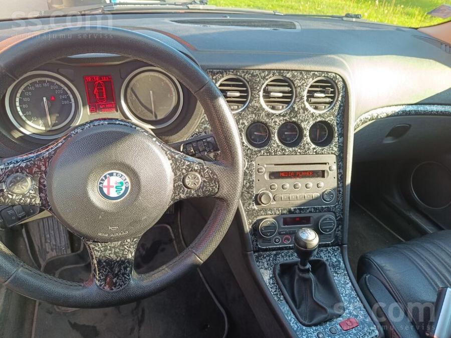 Melns Alfa Romeo 159 2008 Rīga, ar dzinēja tilpumu 1.90 L un nobraukumu 296 tūkst. km par 2400 €, foto 6 vietnē AUTOMOTO.COM.LV