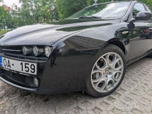 Black Alfa Romeo 159 2008 in Riga, with an engine capacity of 2.40 L and mileage of 270 thousand km for 3000 €, photo  on AUTOMOTO.COM.LV