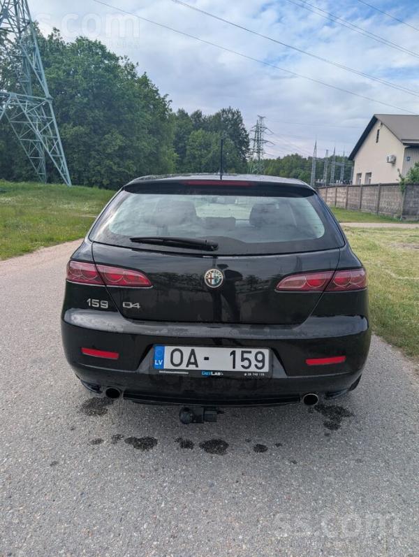 Melns Alfa Romeo 159 2008 Rīga, ar dzinēja tilpumu 2.40 L un nobraukumu 270 tūkst. km par 3000 €, foto 8 vietnē AUTOMOTO.COM.LV