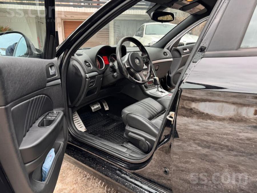 Melns Alfa Romeo 159 2008 Rīga, ar dzinēja tilpumu 2.40 L un nobraukumu 268 tūkst. km par 3450 €, foto 7 vietnē AUTOMOTO.COM.LV