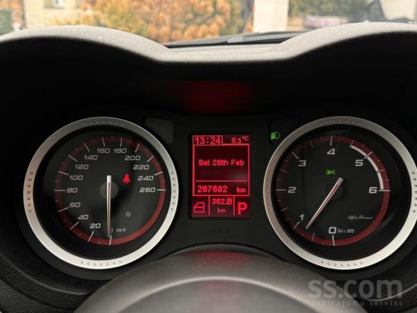 Melns Alfa Romeo 159 2008 Rīga, ar dzinēja tilpumu 2.40 L un nobraukumu 268 tūkst. km par 3450 €, foto 8 vietnē AUTOMOTO.COM.LV