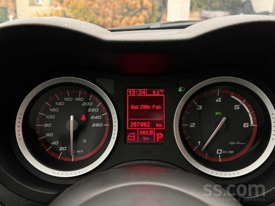 Melns Alfa Romeo 159 2008 Rīga, ar dzinēja tilpumu 2.40 L un nobraukumu 268 tūkst. km par 3450 €, foto 9 vietnē AUTOMOTO.COM.LV