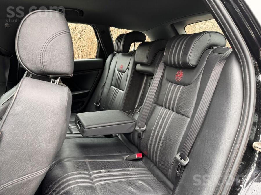 Melns Alfa Romeo 159 2008 Rīga, ar dzinēja tilpumu 2.40 L un nobraukumu 268 tūkst. km par 3450 €, foto 14 vietnē AUTOMOTO.COM.LV