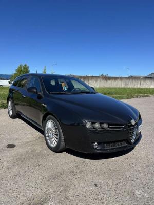 Black Alfa Romeo 159 2008 in Kaunas, with an engine capacity of 1.91 L and mileage of 309 thousand km for 1300 €, photo  on AUTOMOTO.COM.LV