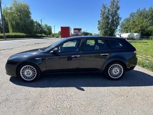 Melns Alfa Romeo 159 2008 Kauņa, ar dzinēja tilpumu 1.91 L un nobraukumu 309 tūkst. km par 1300 €, foto 4 vietnē AUTOMOTO.COM.LV