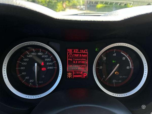 Black Alfa Romeo 159 2008 in Kaunas, with an engine capacity of 1.91 L and mileage of 309 thousand km for 1300 €, photo 5 on AUTOMOTO.COM.LV