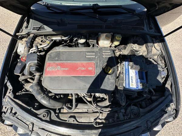 Black Alfa Romeo 159 2008 in Kaunas, with an engine capacity of 1.91 L and mileage of 309 thousand km for 1300 €, photo 9 on AUTOMOTO.COM.LV
