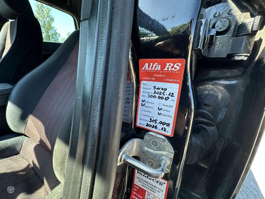 Melns Alfa Romeo 159 2008 Kauņa, ar dzinēja tilpumu 1.91 L un nobraukumu 309 tūkst. km par 1300 €, foto 12 vietnē AUTOMOTO.COM.LV