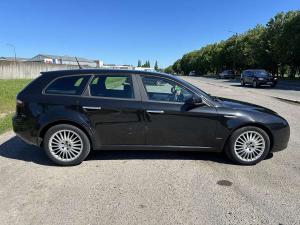 Melns Alfa Romeo 159 2008 Kauņa, ar dzinēja tilpumu 1.91 L un nobraukumu 309 tūkst. km par 1300 €, foto 14 vietnē AUTOMOTO.COM.LV