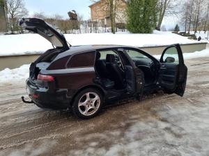 Черный Альфа Ромео 159 2008 в Екабпилс, объемом двигателя 1.90 л и пробегом 333 тыс. км за 2850 €, фото 15 на AUTOMOTO.COM.LV