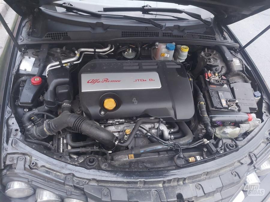 Black Alfa Romeo 159 2008 in Vilnius, with an engine capacity of 1.90 L and mileage of 275 thousand km for 550 €, photo 8 on AUTOMOTO.COM.LV