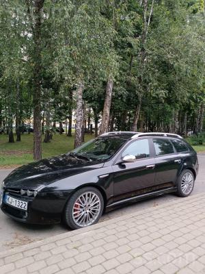 Melns Alfa Romeo 159 2008 Rīga, ar dzinēja tilpumu 2.40 L un nobraukumu 265 tūkst. km par 3200 €, foto  vietnē AUTOMOTO.COM.LV
