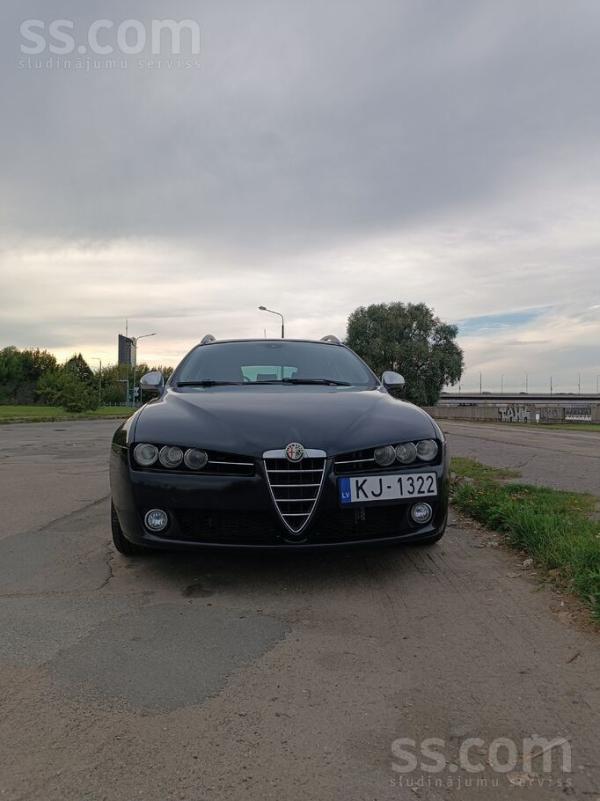 Melns Alfa Romeo 159 2008 Rīga, ar dzinēja tilpumu 2.40 L un nobraukumu 265 tūkst. km par 3200 €, foto 7 vietnē AUTOMOTO.COM.LV