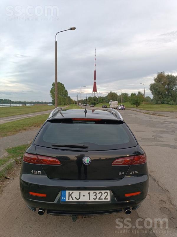 Melns Alfa Romeo 159 2008 Rīga, ar dzinēja tilpumu 2.40 L un nobraukumu 265 tūkst. km par 3200 €, foto 8 vietnē AUTOMOTO.COM.LV