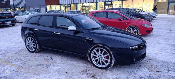 Melns Alfa Romeo 159 2009 Viļņa, ar dzinēja tilpumu 1.90 L un nobraukumu 300 tūkst. km par 1500 €, foto 6 vietnē AUTOMOTO.COM.LV