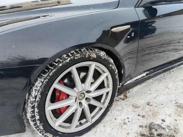 Melns Alfa Romeo 159 2009 Viļņa, ar dzinēja tilpumu 1.90 L un nobraukumu 300 tūkst. km par 1500 €, foto 8 vietnē AUTOMOTO.COM.LV