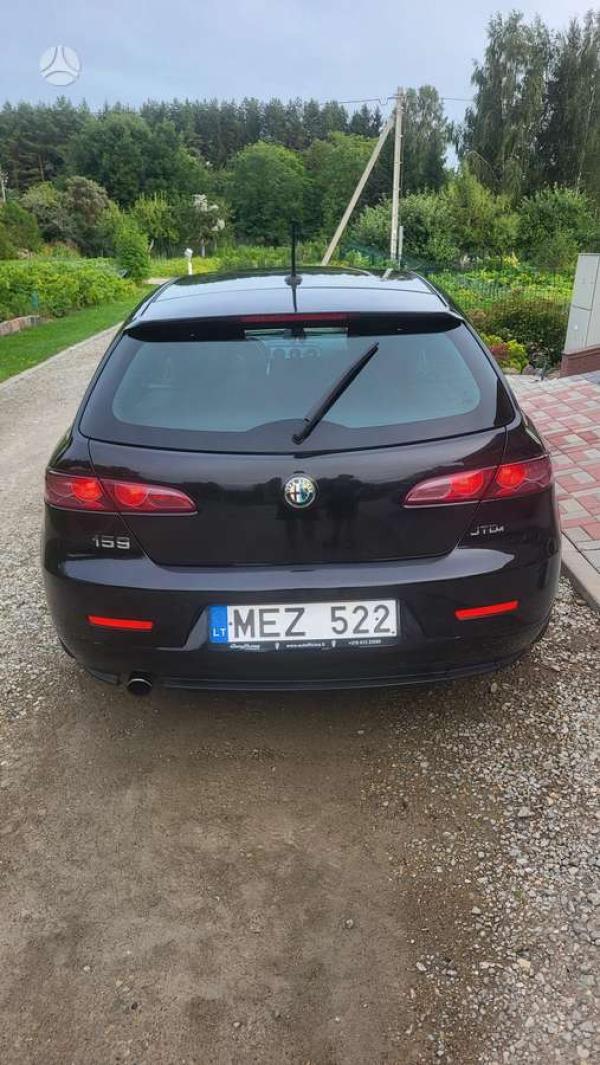 Melns Alfa Romeo 159 2009 Viļņa, ar dzinēja tilpumu 1.91 L un nobraukumu 328 tūkst. km par 2200 €, foto 3 vietnē AUTOMOTO.COM.LV