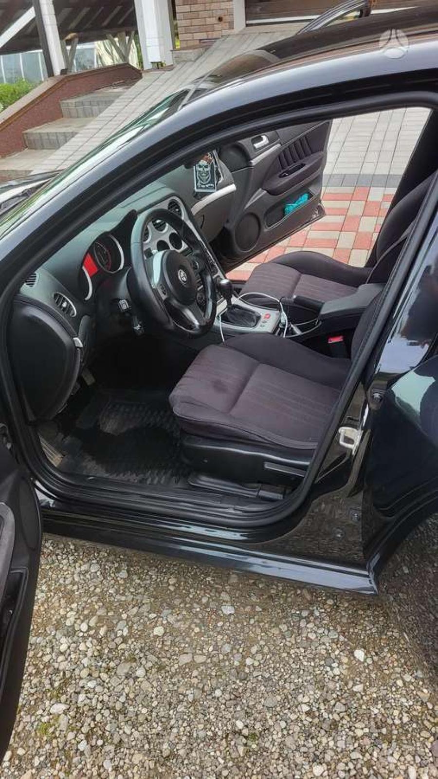 Melns Alfa Romeo 159 2009 Viļņa, ar dzinēja tilpumu 1.91 L un nobraukumu 328 tūkst. km par 2200 €, foto 6 vietnē AUTOMOTO.COM.LV