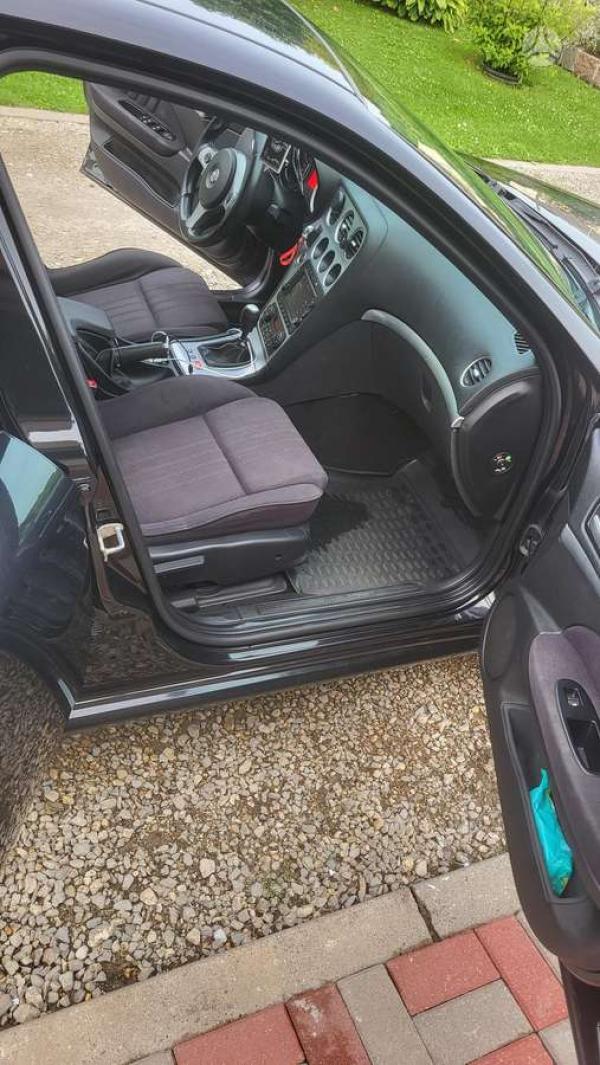 Melns Alfa Romeo 159 2009 Viļņa, ar dzinēja tilpumu 1.91 L un nobraukumu 328 tūkst. km par 2200 €, foto 6 vietnē AUTOMOTO.COM.LV