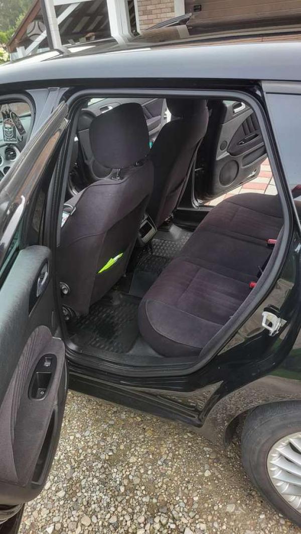 Melns Alfa Romeo 159 2009 Viļņa, ar dzinēja tilpumu 1.91 L un nobraukumu 328 tūkst. km par 2200 €, foto 10 vietnē AUTOMOTO.COM.LV
