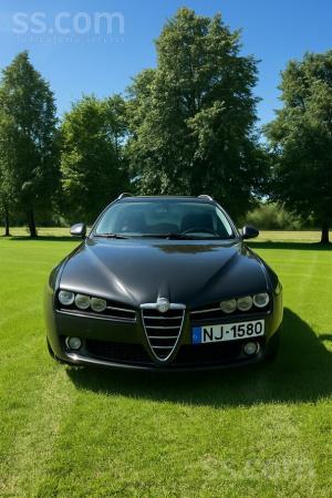 Melns Alfa Romeo 159 2010 Ogre, ar dzinēja tilpumu 1.90 L un nobraukumu 272 tūkst. km par 4800 €, foto 7 vietnē AUTOMOTO.COM.LV