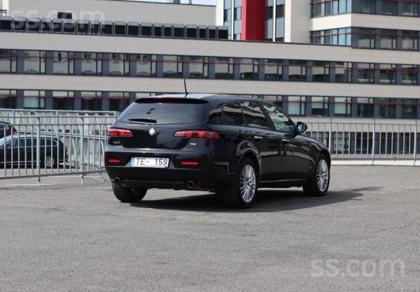 Black Alfa Romeo 159 2010 in Riga, with an engine capacity of 1.70 L and mileage of 156 thousand km for 6280 €, photo 6 on AUTOMOTO.COM.LV