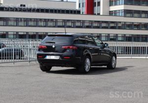 Melns Alfa Romeo 159 2010 Rīga, ar dzinēja tilpumu 1.70 L un nobraukumu 156 tūkst. km par 6280 €, foto 7 vietnē AUTOMOTO.COM.LV