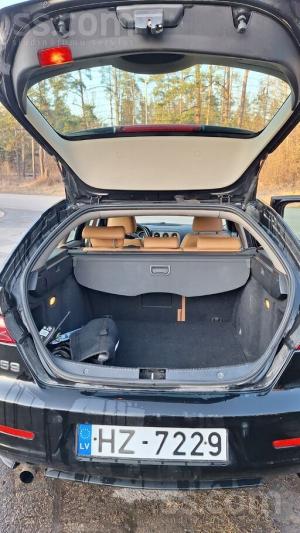 Melns Alfa Romeo 159 2010 Rīga, ar dzinēja tilpumu 1.90 L un nobraukumu 326 tūkst. km par 1650 €, foto 6 vietnē AUTOMOTO.COM.LV
