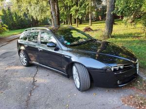 Black Alfa Romeo 159 2011 in Riga, with an engine capacity of 1.80 L and mileage of 290 thousand km for 2700 €, photo 1 on AUTOMOTO.COM.LV