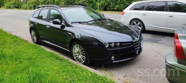 Melns Alfa Romeo 159 2011 Rīga, ar dzinēja tilpumu 1.80 L un nobraukumu 290 tūkst. km par 2700 €, foto 3 vietnē AUTOMOTO.COM.LV