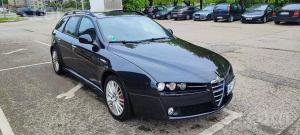 Black Alfa Romeo 159 2011 in Riga, with an engine capacity of 1.80 L and mileage of 290 thousand km for 2700 €, photo 10 on AUTOMOTO.COM.LV